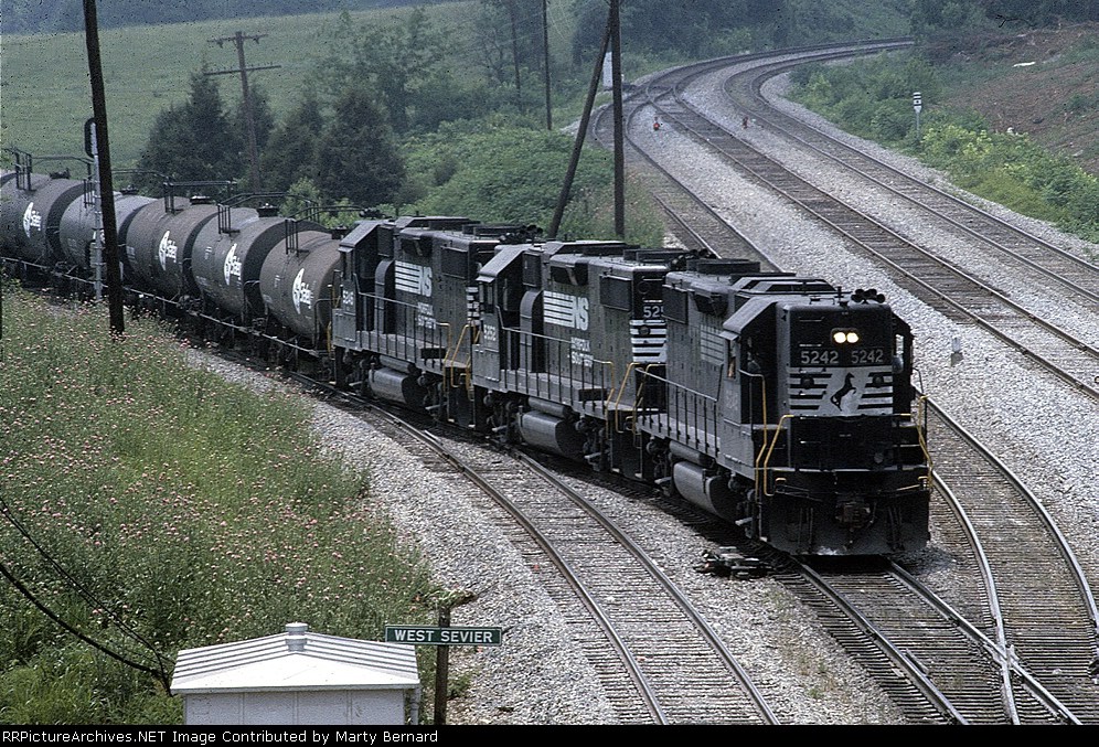 NS Sisters 5242, 5252, and 5246